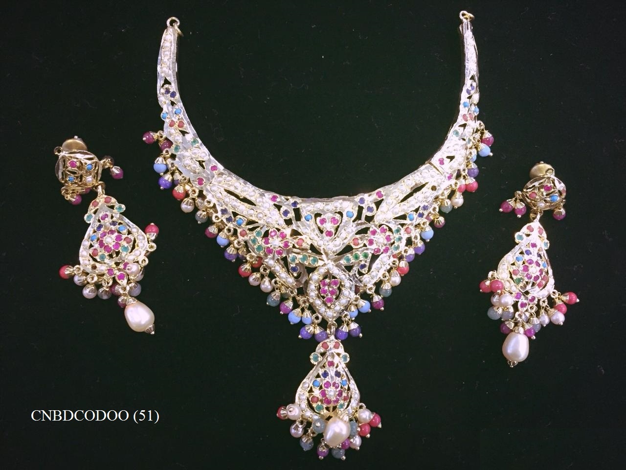 CELEBRITY JADAU NECKLACE SET