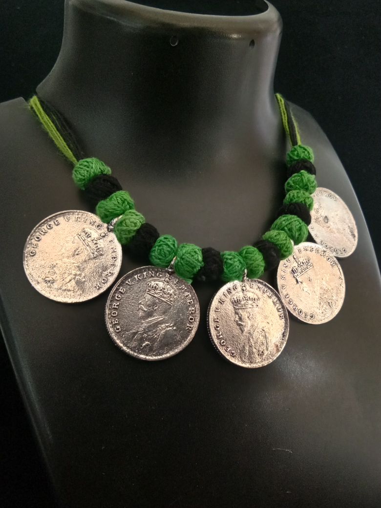 COIN THREAD NECKLACE