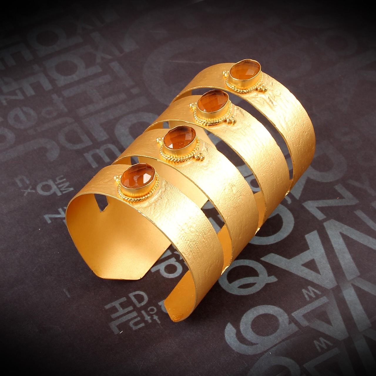 CONTEMPORARY STONE BANGLE