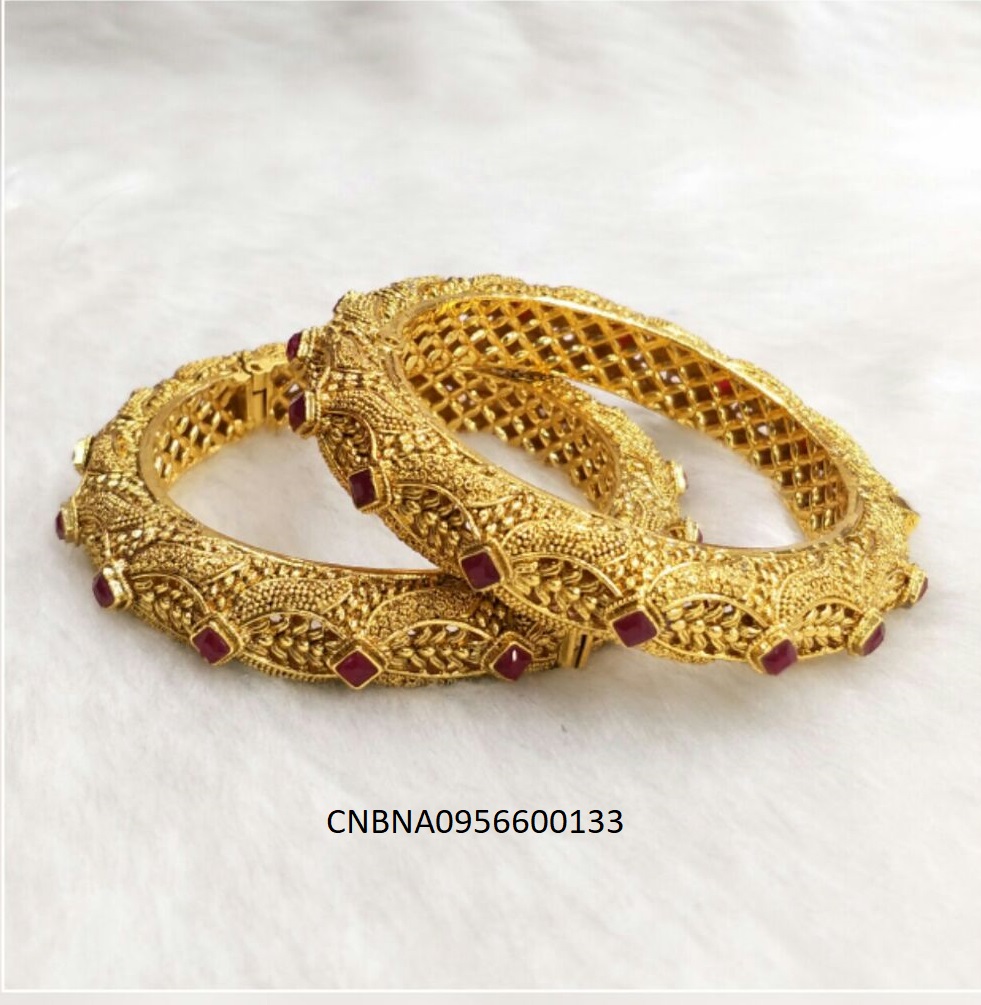 ANTIQUE WOMEN BANGLES