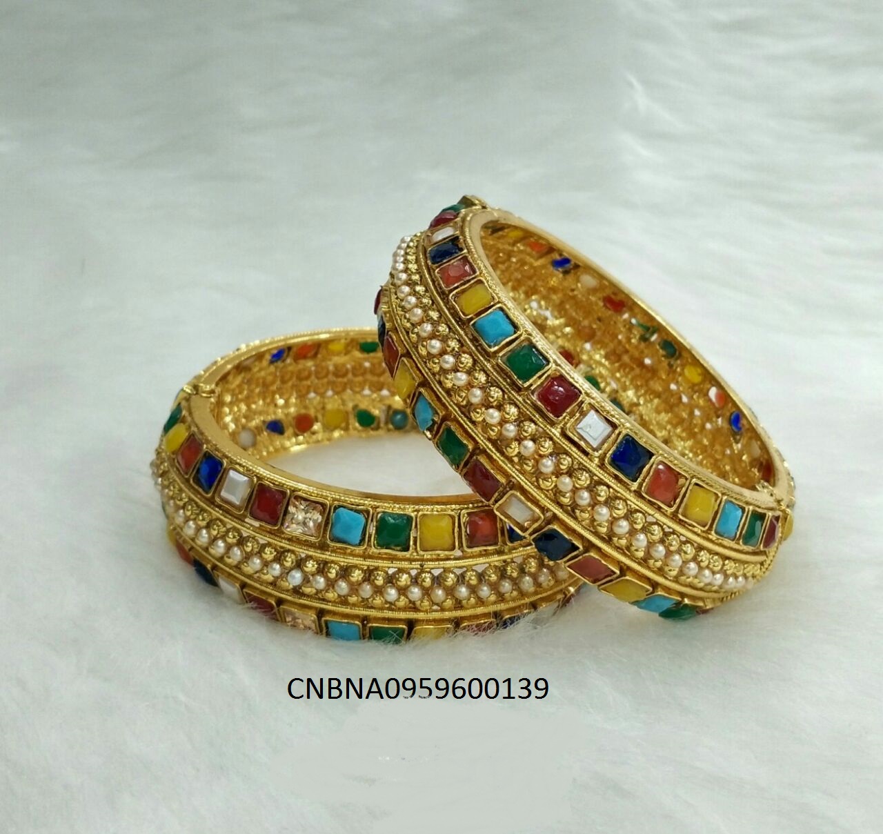 MULTICOLOR OPENABLE BANGLES